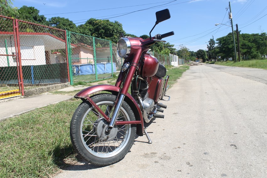 La CZ 175 de Mayito tiene historia | Excelencias del Motor